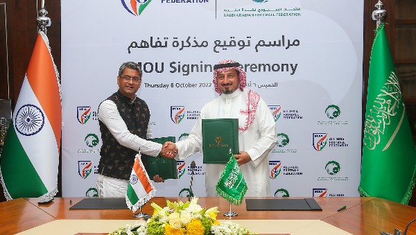 সৌদি ফুটবল ফেডারেশনের সঙ্গে ঐতিহাসিক চুক্তি সই এআইএফএফ-এর, সন্তোষ ট্রফি ...