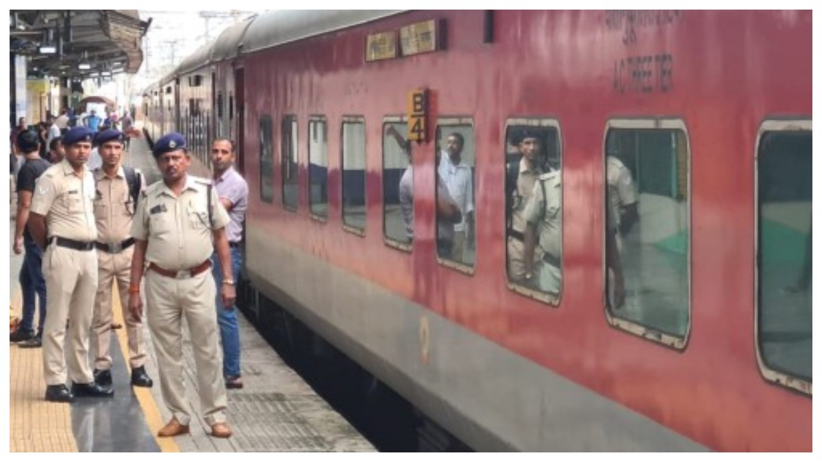 চলন্ত ট্রেনে গুলি! জয়পুর-মুম্বই এক্সপ্রেসে এক RPF ASI সহ নিহত ৪ ...