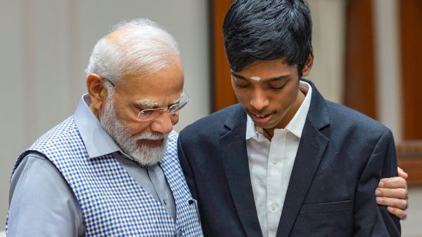 Modi Met Pragga: প্রধানমন্ত্রীর বাসভবনে প্রজ্ঞানন্দ, সঙ্গে বাবা-মা ...