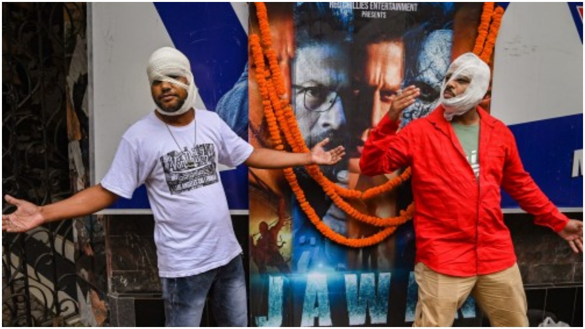 Jawan Box Office Collection Day 1: বলিউডে ইতিহাস গড়লেন শাহরুখ, প্রথম ...