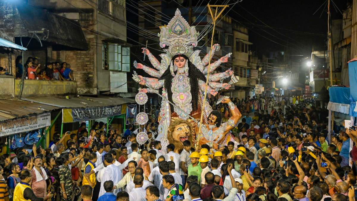 Durga Puja 2023: জীবনে সাফল্য আনতে দুর্গাপুজোর সময়ে বাড়িতে আনুন এই জিনিসগুলি | Durga Puja 2023 ...