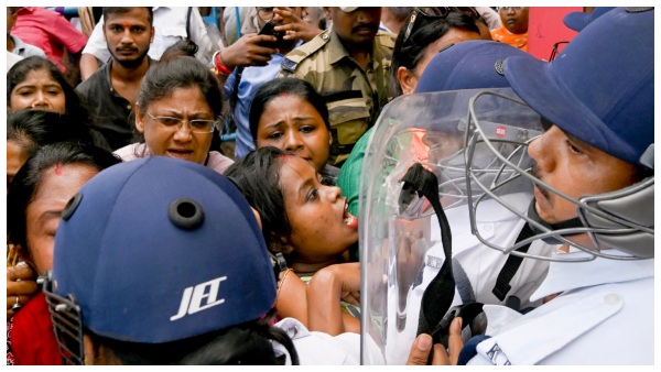 Bansdroni: বাঁশদ্রোণী-কাণ্ডে বিজেপি নেত্রী গ্রেফতার হতেই ফের উত্তেজনা, থানায় ধর্নায় রূপা ...