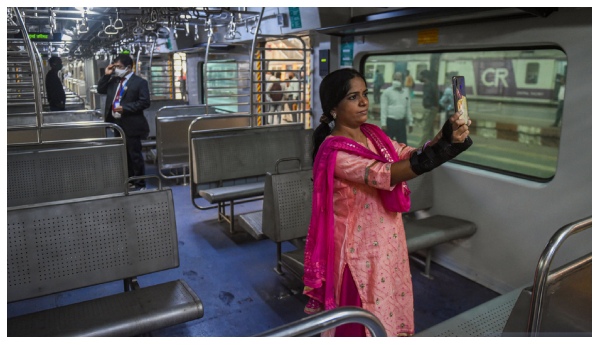 Sealdah AC Local Train: একটা নয়, গরমে স্বস্তি দিতে শিয়ালদহ ডিভিশনের হাতে আসছে দুটি এসি লোকাল ...