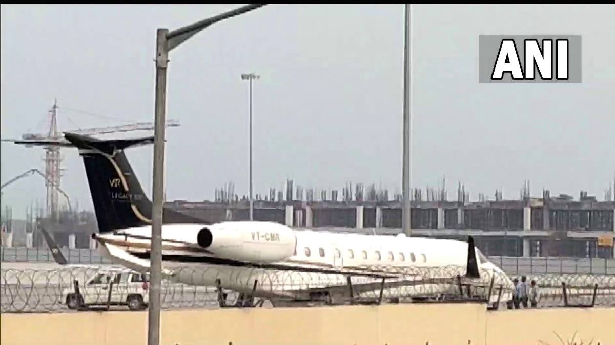 આંધ્રના CM જગન મોહન રેડ્ડીના વિમાનનું ઈમરજન્સી લેન્ડિંગ, જાણો પુરી ઘટના | Emergency landing of ...