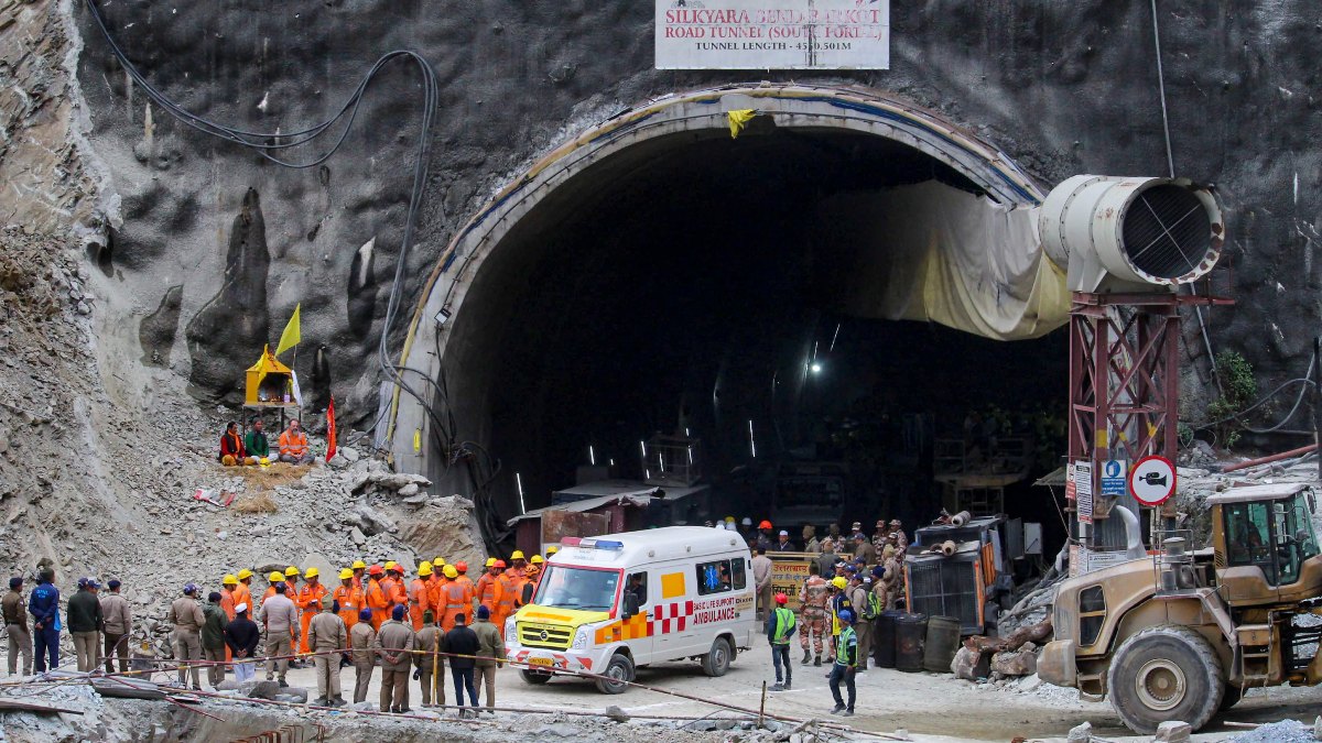 Uttarakhand Tunnel Rescue LIVE : ટનલમાં ફસાયેલા તમામ 41 મજુરોને બહાર ...