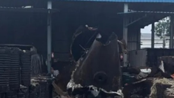 સાવલીમાં ડામરનું ટેન્કર ફાટતાં ભીષણ દુર્ઘટના, આગ લાગતા ત્રણ લોકોના કરુણ ...