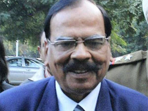 नौ लाख में खरीदा पत्‍नी की लग्‍जरी कार के लिये वीआईपी नंबर | Haryana ...