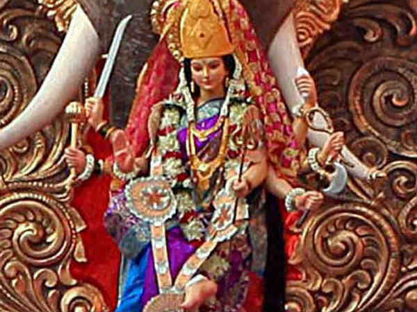 जानिए नवरात्र का महत्व और मां की शक्तियों के बारे में | Read on to know ...