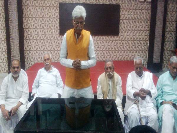 अमेठी में बीजेपी ही नहीं कांग्रेस में भी रार, पूर्व मंत्री ने संजय सिंह ...