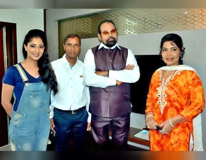 पहले ड्राइवर फिर एक्टर और अब बनें छठीं बार MLA, जानिए कौन है गुजरात का ...