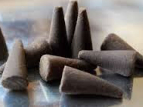 ग्रहों को खुश कर सकती हैं अलग-अलग खुशबुओं की धूपबत्ती, जानिए कैसे ...