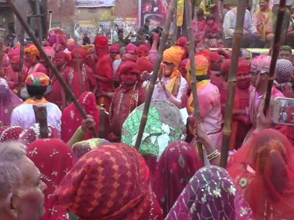 Holika Dahan 2018: होलिका दहन पर भद्रा का साया, फिर भी इस बार शुभ है ...