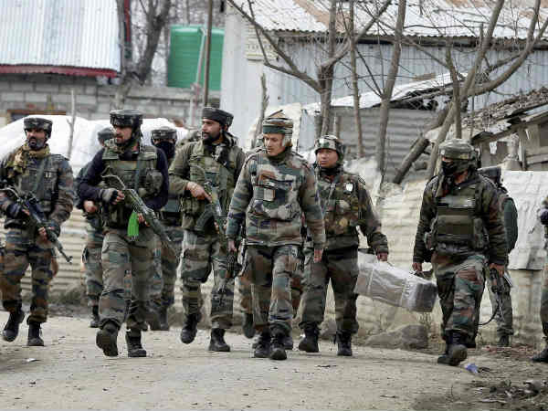 जम्मू-कश्मीरः कुपवाड़ा में सुरक्षाकर्मियों ने एनकाउंटर में मार गिराए 4 ...