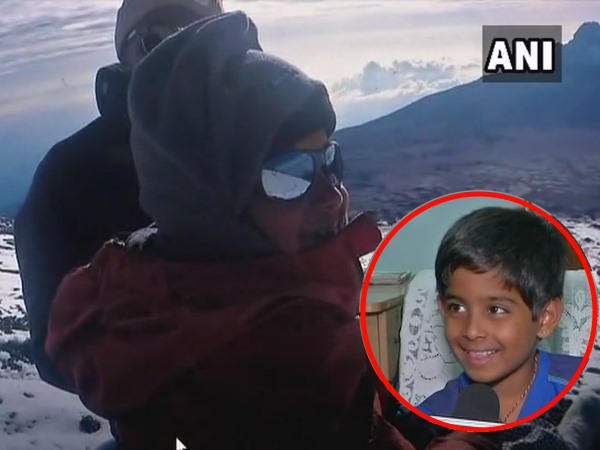 हैदराबाद : 7 साल के समन्यु ने अफ्रीका की सबसे उंची पर फहराया तिरंगा ...