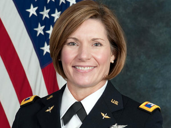 ले. जन. लॉरा रिचर्डसन बनीं अमेरिकी सेना को कमांड करने वाली पहली महिला ...