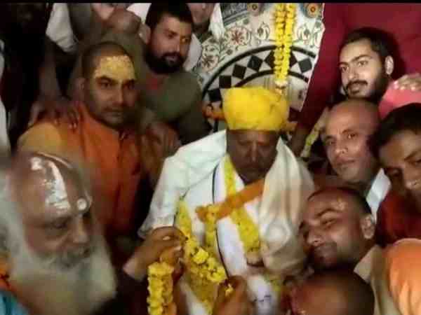 अयोध्या के हनुमानगढ़ी को मिला नया महंत, प्रेमदास हुए गद्दीनशीन | prem ...