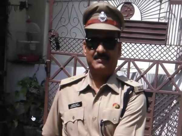 बिहार: IPS अधिकारी बन लोगों पर जमाता था रौब, एक गलती ने खोल दी पोल ...