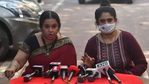 अर्नब की गिरफ्तारी पर पीड़ित अन्वय की पत्नी ने मुंबई पुलिस को कहा-थैंक्यू | Anvay Naik wife's ...