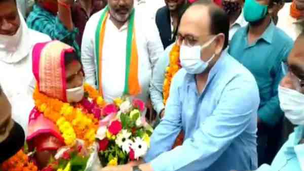 Malti Devi: सब्जी बेचकर अपने परिवार का पालती है पेट, अब ब्लॉक प्रमुख ...