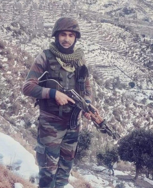 Satpal Singh : झुंझुनूं में शहीद सतपाल सिंह को आखिरी सैल्‍यूट करने ...