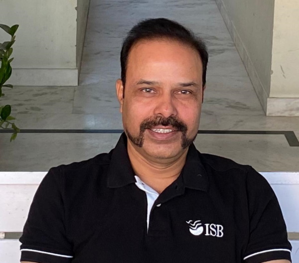 Sudhir Sharma : कौन हैं ये कस्टम ऑफिसर जो KBC में पहुंचे, 12 लाख 60 ...