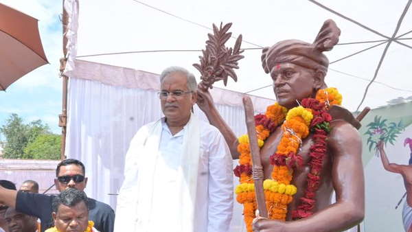 Jagdalpur News: जानिए कौन थे झाड़ा सिरहा, जिनकी प्रतिमा का किया CM ...