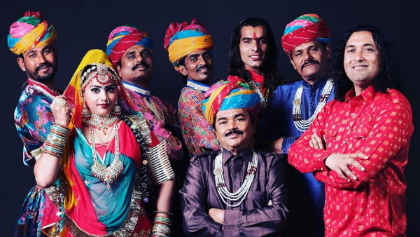 Rahis Bharti : उज़्बेकिस्तान में Dhoad Band के साथ Diwali 2022 का जश्‍न ...