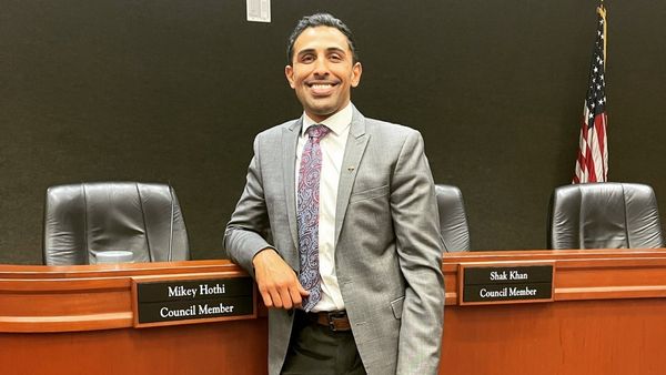 Mikey Hothi: भारतीय मूल के मिकी होथी ने कैलिफोर्निया में रचा इतिहास ...