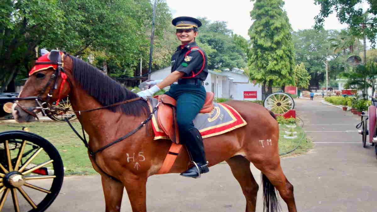 Dimple Singh Bhati : कौन हैं Republic Day Parade को लीड करनी वाली ले ...