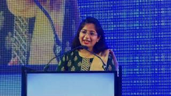 कॉलेज के दोस्‍त Srishti Chandrakar व सोनल डेविड बने Deputy Collector, जानिए इनकी Love Story ...