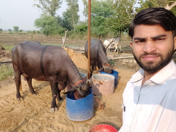 धनराज लववंश : वो लड़का जो 3 सरकारी नौकरी छोड़ बेचने लगा दूध, अब हर ...