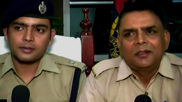 Anoop Singh: यूपी पूलिस में IPS बेटे ने SI पिता के कंधे पर सजाए सितारे ...