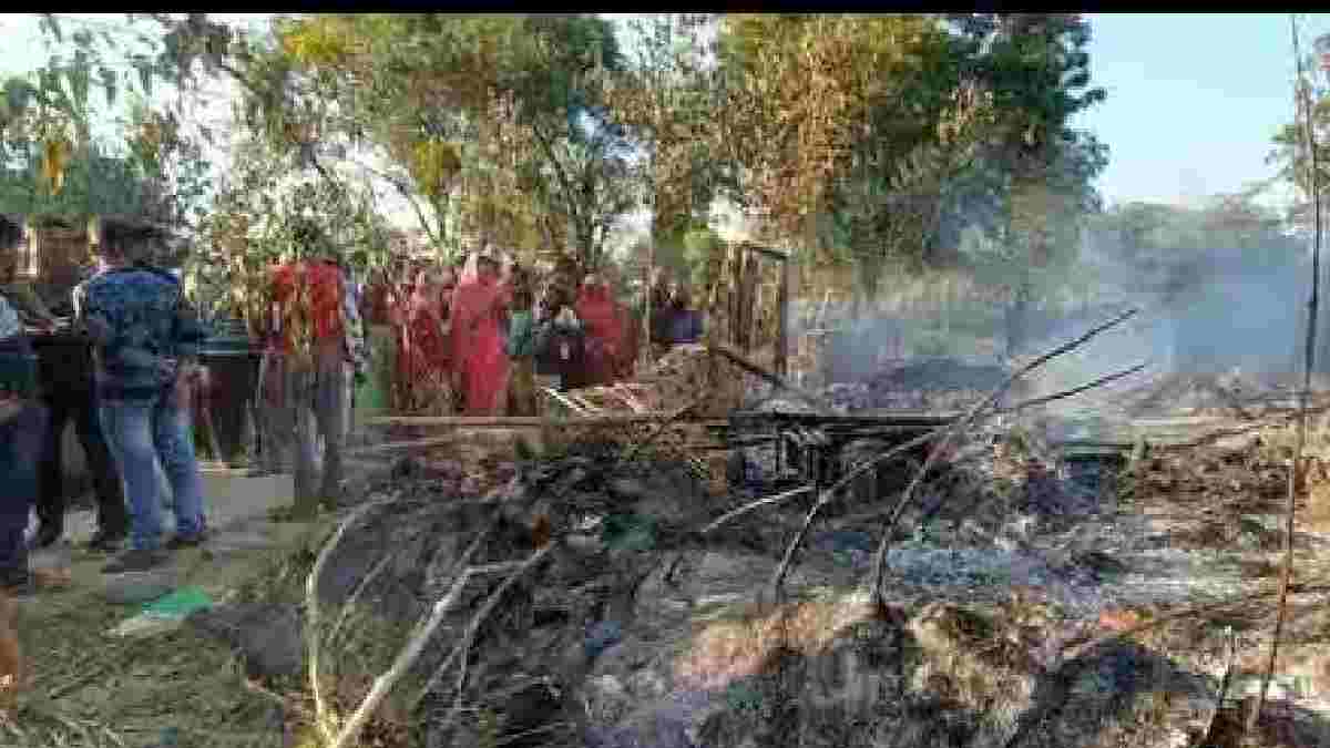 Kanpur fire mishap:कानपुर घटना विपक्ष के लिए बनेगी बड़ा हथियार? योगी ...