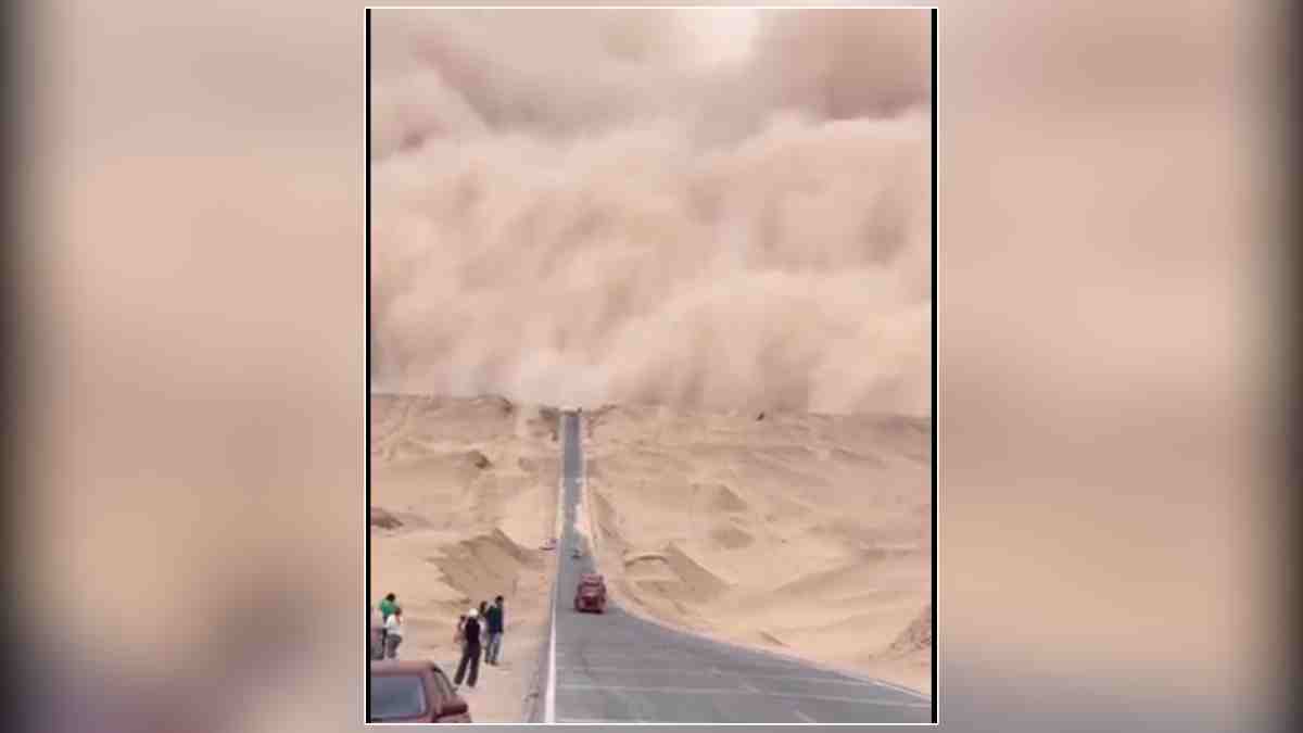 China Sandstorm: Qinghai प्रांत में डरावना तूफान, 'Incoming' कैप्शन ...