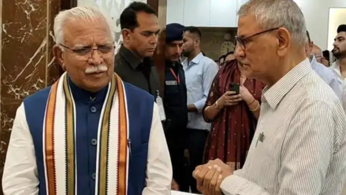 CM खट्टर ने लंदन स्कूल ऑफ इकोनॉमिक्स के छात्र करण कटारिया के परिवार से ...