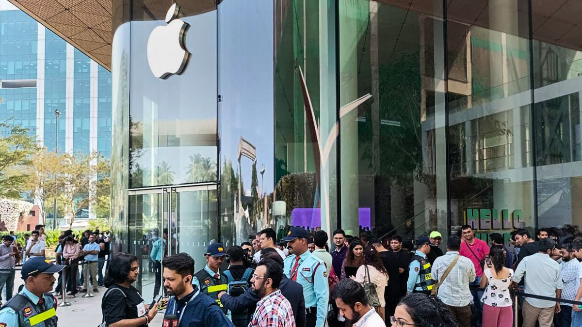 भारत में खुला देश का पहला Apple स्टोर, कंपनी के सीईओ ने मुंबई में किया ...