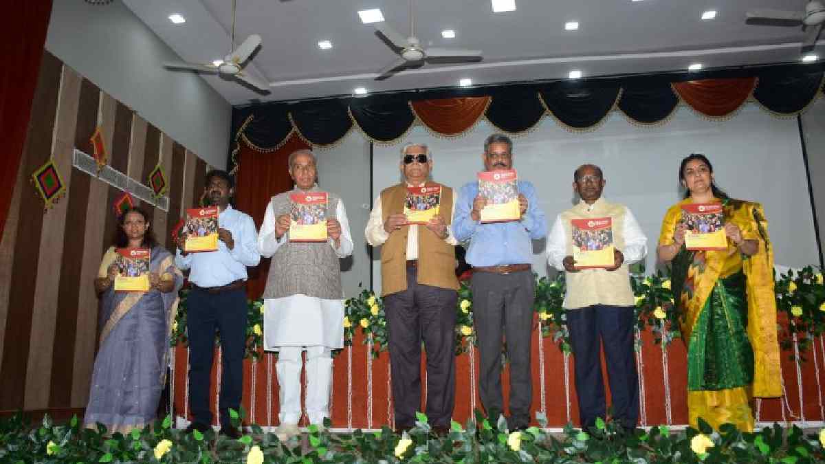 UP: 'आइकॉन ऑफ गोरखपुर' ने विश्वविद्यालय स्थापना दिवस को लेकर बनाई यह ...