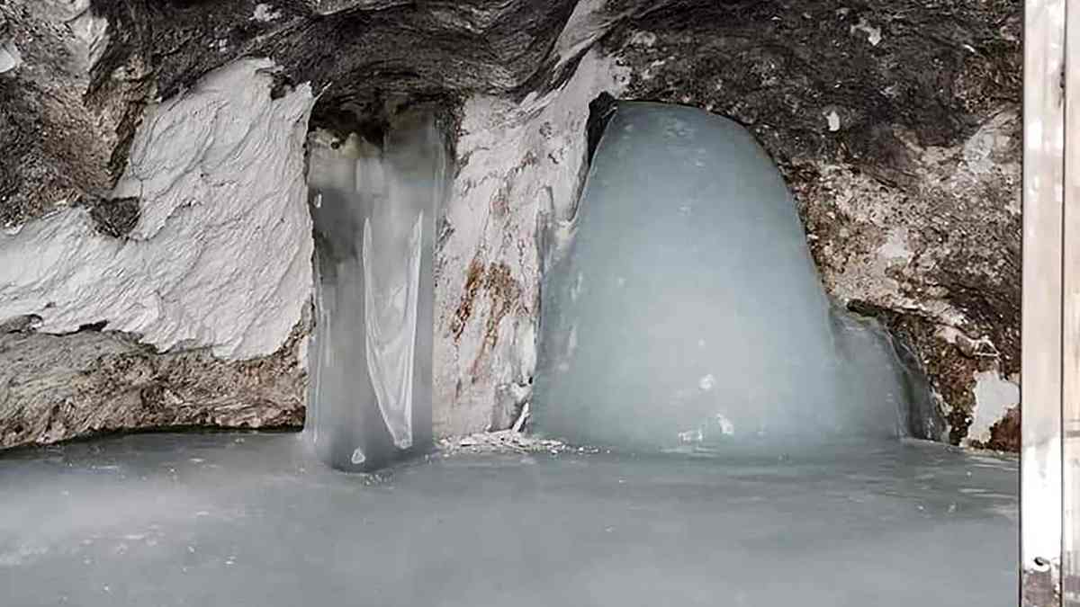 बाबा बर्फानी की साल 2023 की पहली तस्वीर आई सामने, मन मोह लेगा महादेव का ...