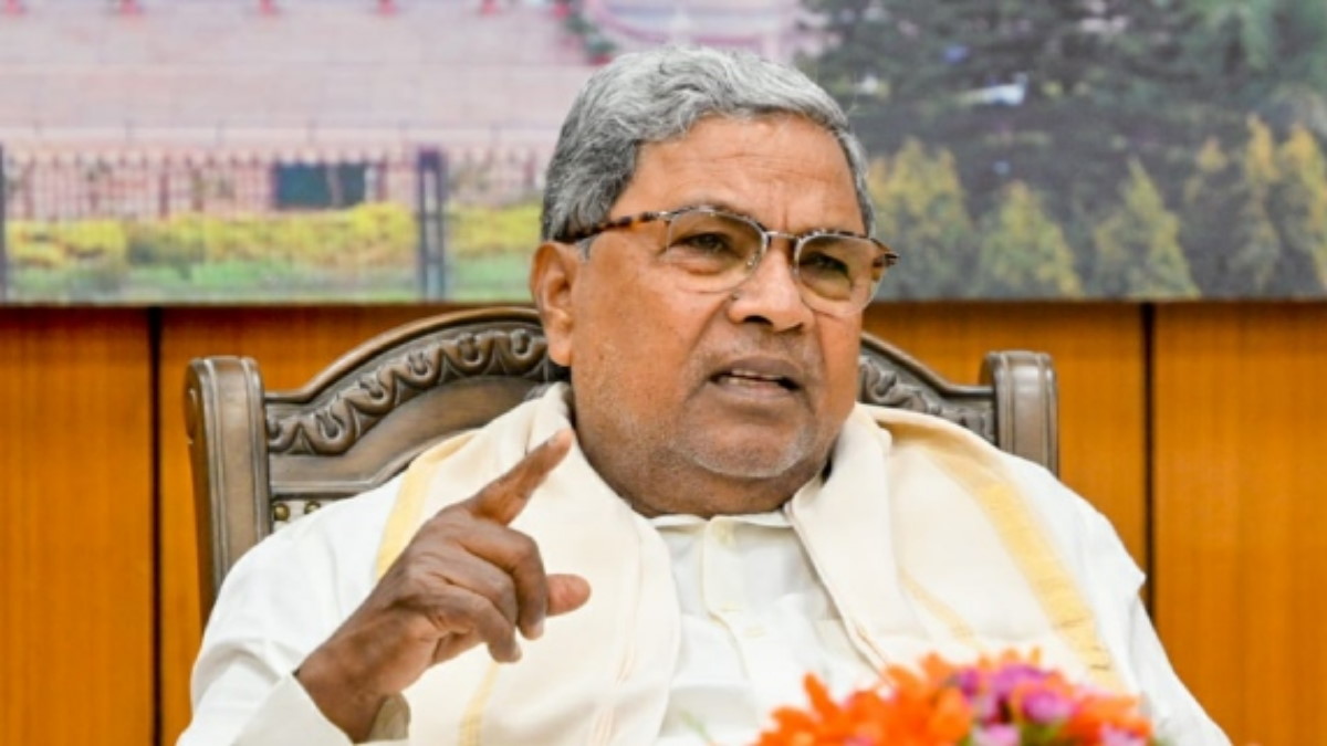 कर्नाटक सीएम की पत्‍नी पार्वती अस्‍पताल में हुईं एडमिट, सिद्धारमैया ने ...