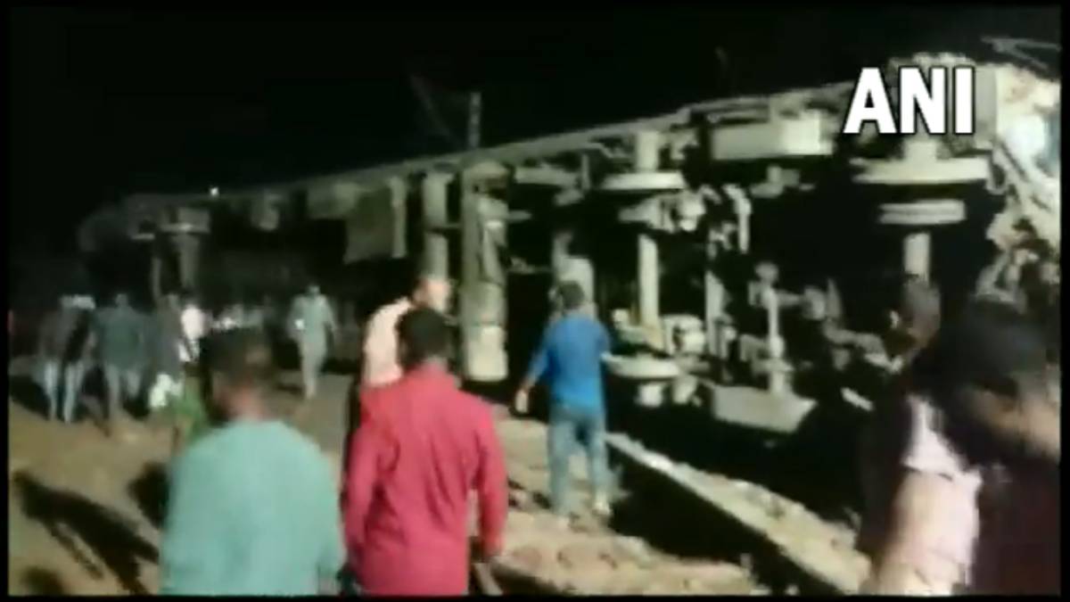 Coromandel Express: दो नहीं तीन ट्रेनों की टक्कर से और भयानक हो गया ...