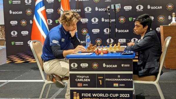 Chess World Cup: प्रगनानंद और कार्लसन के बीच फाइनल का पहला गेम हुआ ड्रॉ ...