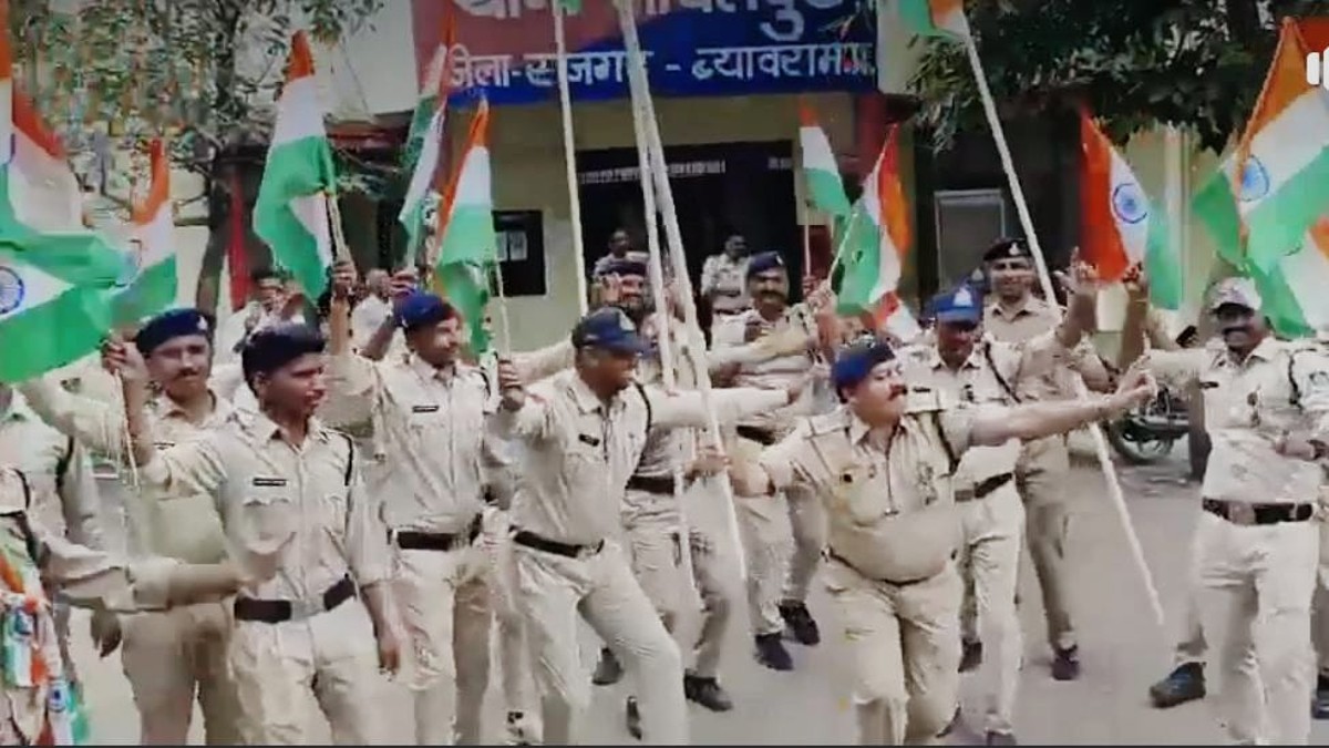 MP Police: पुलिसकर्मियों के लिए खुशखबरी, मिलेगा ₹100 भोजन भत्ता और 15 ...