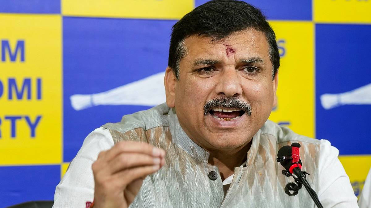 पीएम मोदी पर संजय सिंह का हमला बोले- मणिपुर जल रहा, वो रैली कर रहे ...