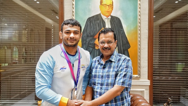 एशियन गेम्स में मेडल जीतने वाले दीपक पुनिया से मिले सीएम अरविंद ...