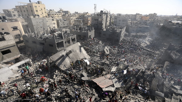 काल बनकर गाजा पर हमले कर रहा इजराइल, हमास ने किया 'पूरी ताकत' से लड़ने ...