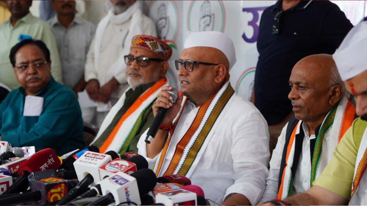 UP: पूर्व विधायक पशुपति राय और गयादीन अनुरागी ने थामा कांग्रेस का दामन ...