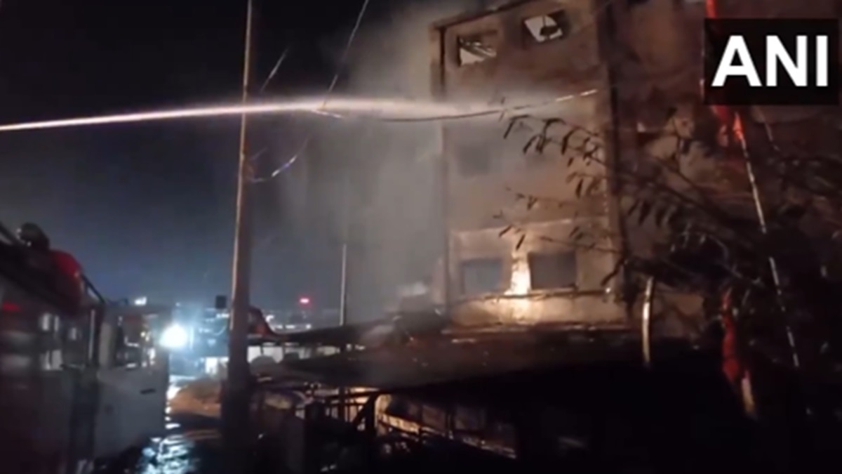 हिमाचल प्रदेश के सोलन में परफ्यूम फैक्ट्री में लगी भीषण आग, 1 की मौत ...