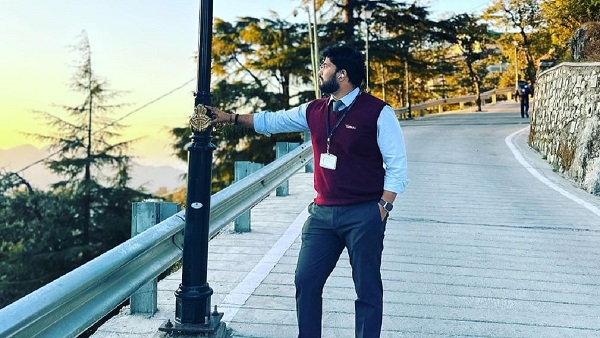 10वीं क्लास में टूटा आदित्य पांडे का दिल, लड़की ने दिया धोखा तो खाई IAS ...