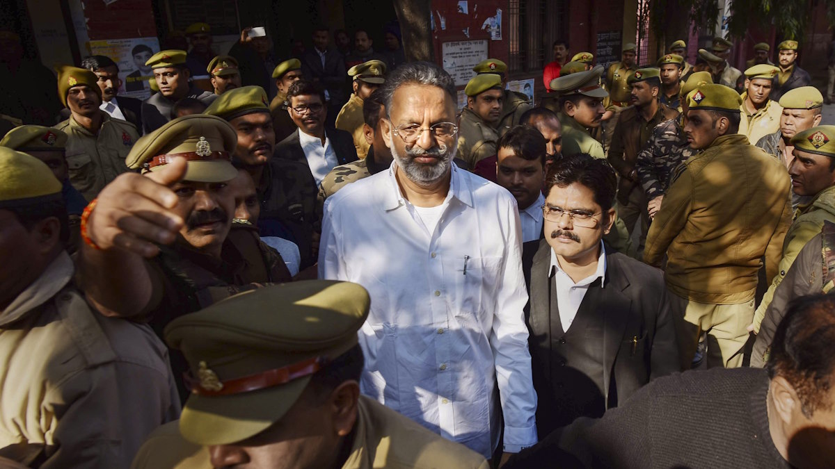 Mukhtar Ansari: मशीन गन की 1 करोड़ की डील ने हिला दी थी यूपी की सियासत ...