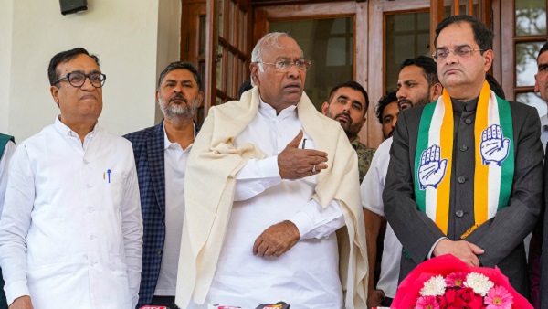 UPSC में टॉपर, 21 साल रहे IAS, राहुल गांधी थे क्लासमेट, जानें हिसार के ...